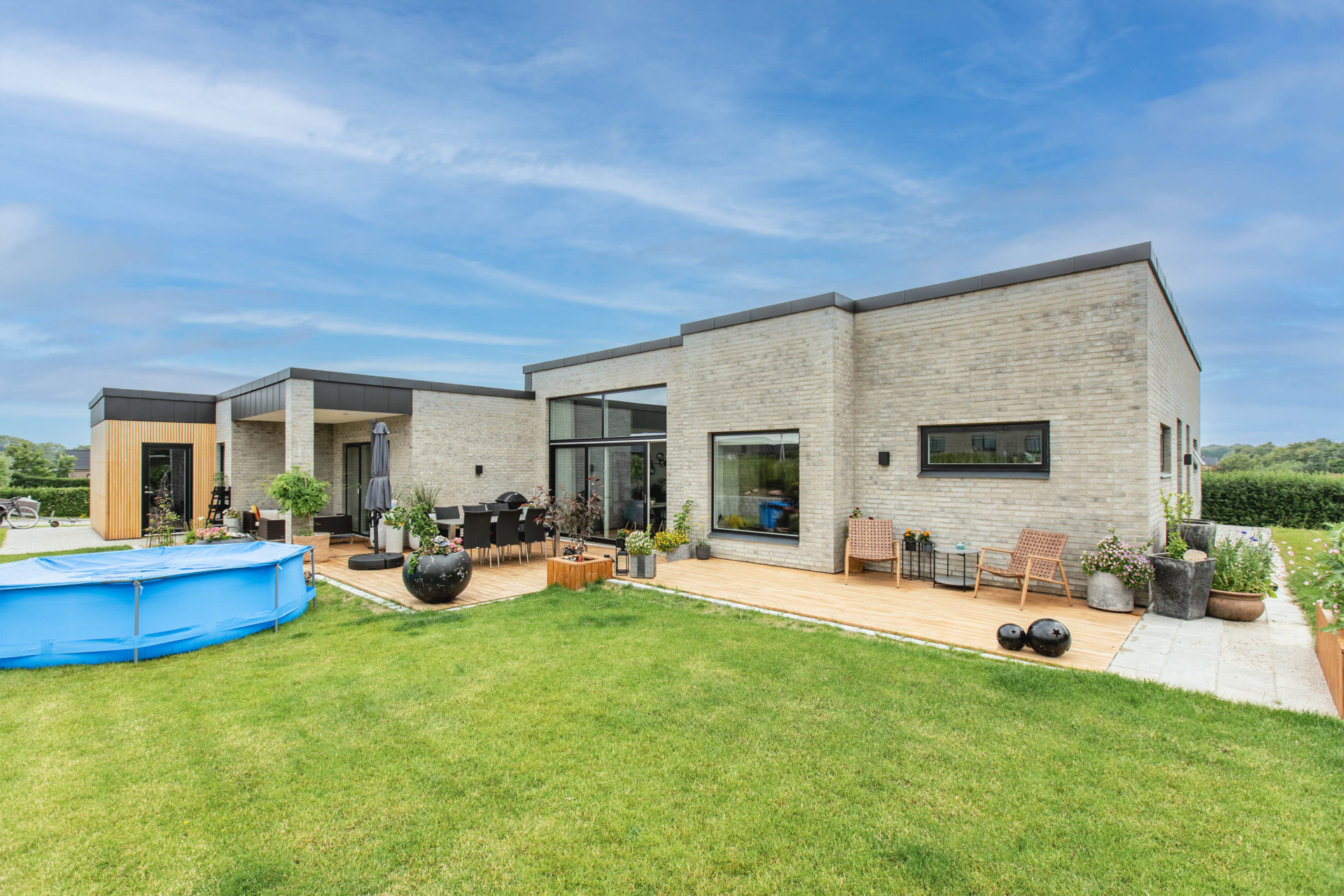 Planum – Fladt tag huse – så enkle, at det næsten er kunst